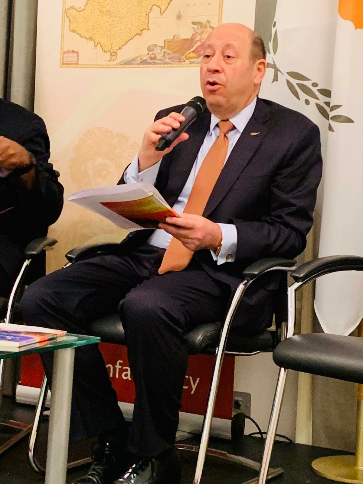 HIGH COMMISSIONER ISAAC LAUNCHES BOOK IN SUPPORT OF NATIONAL MUSEUM – SKNIS